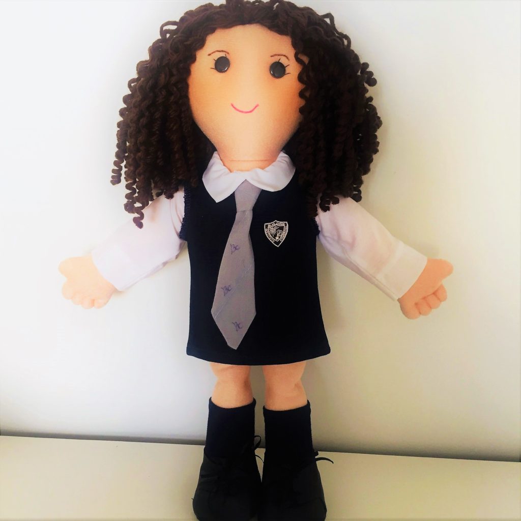 Muñeca Crespa Colegio – Puffis
